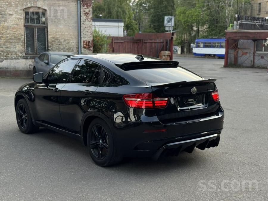 Black BMW X6 2014 in Riga, with an engine capacity of 4.40 L and mileage of 155 thousand km for 10890 €, photo 6 on AUTOMOTO.COM.LV