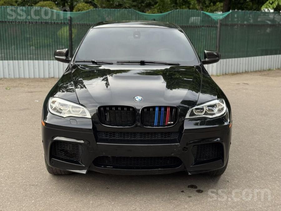Black BMW X6 2014 in Riga, with an engine capacity of 4.40 L and mileage of 155 thousand km for 10890 €, photo 9 on AUTOMOTO.COM.LV