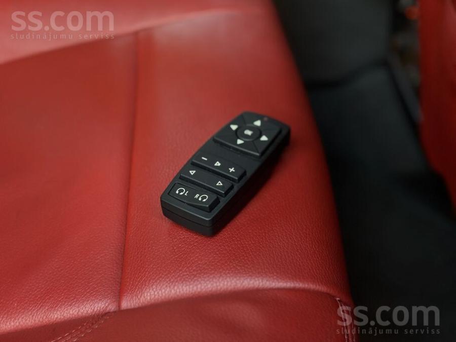 Black BMW X6 2014 in Riga, with an engine capacity of 4.40 L and mileage of 155 thousand km for 10890 €, photo 35 on AUTOMOTO.COM.LV