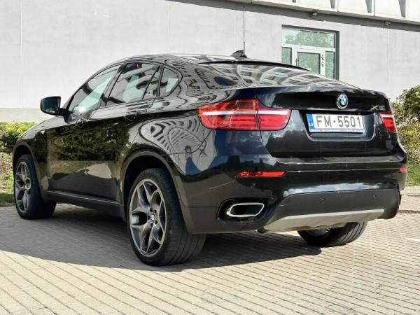 Black BMW X6 2014 in Riga, with an engine capacity of 3.00 L and mileage of 256 thousand km for 17300 €, photo 6 on AUTOMOTO.COM.LV