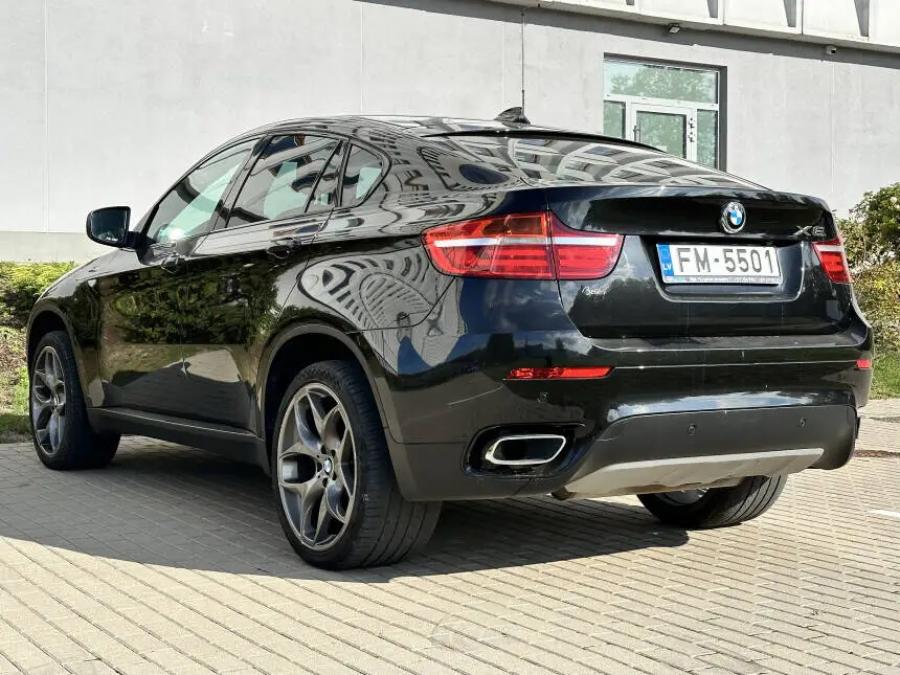 Black BMW X6 2014 in Riga, with an engine capacity of 3.00 L and mileage of 256 thousand km for 17300 €, photo 7 on AUTOMOTO.COM.LV