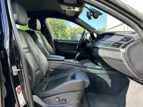 Black BMW X6 2014 in Riga, with an engine capacity of 3.00 L and mileage of 256 thousand km for 17300 €, photo 9 on AUTOMOTO.COM.LV