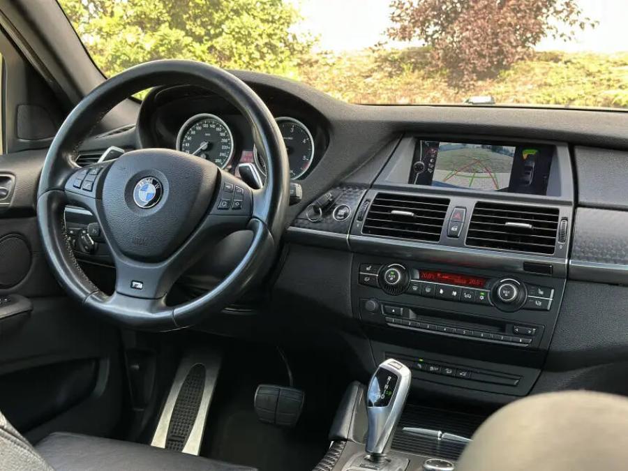 Black BMW X6 2014 in Riga, with an engine capacity of 3.00 L and mileage of 256 thousand km for 17300 €, photo 11 on AUTOMOTO.COM.LV