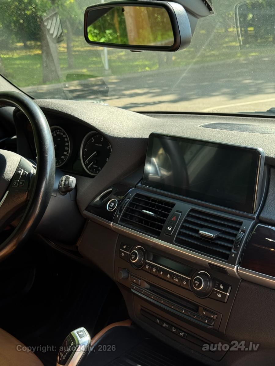Black BMW X6 2014 in Parnu, with an engine capacity of 3.00 L and mileage of 298 thousand km for 18900 €, photo 17 on AUTOMOTO.COM.LV