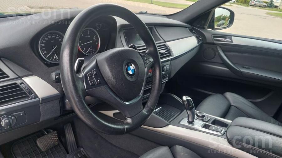 Black BMW X6 2014 in Riga, with an engine capacity of 3.00 L and mileage of 199 thousand km for 16500 €, photo 4 on AUTOMOTO.COM.LV
