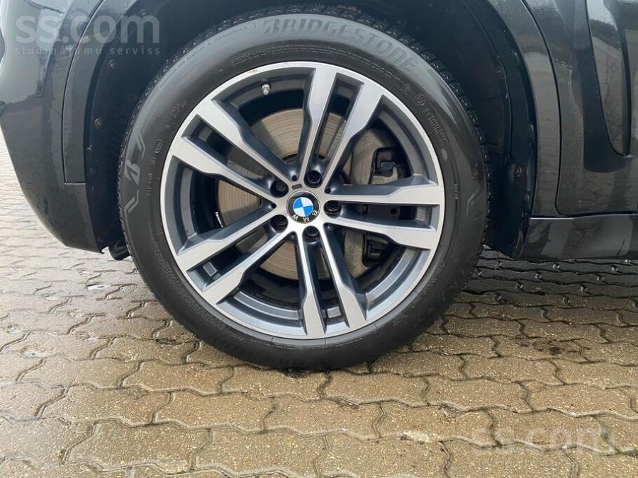 Black BMW X6 2015 in Riga, with an engine capacity of 3.00 L and mileage of 204 thousand km for 14000 €, photo 4 on AUTOMOTO.COM.LV