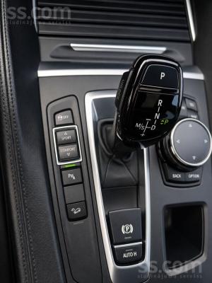 Black BMW X6 2015 in Riga, with an engine capacity of 3.00 L and mileage of 204 thousand km for 26000 €, photo 9 on AUTOMOTO.COM.LV