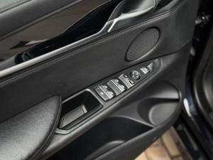 Melns BMW X6 2015 Rīga, ar dzinēja tilpumu 3.00 L un nobraukumu 188 tūkst. km par 20200 €, foto 24 vietnē AUTOMOTO.COM.LV