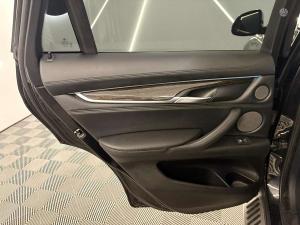 Black BMW X6 2015 in Marijampole, with an engine capacity of 2.99 L and mileage of 175 thousand km for 23450 €, photo 9 on AUTOMOTO.COM.LV