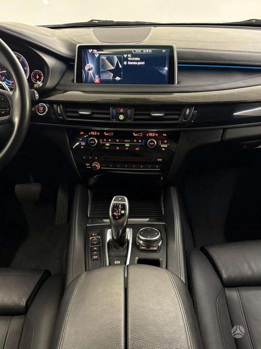 Black BMW X6 2015 in Marijampole, with an engine capacity of 2.99 L and mileage of 175 thousand km for 23450 €, photo 15 on AUTOMOTO.COM.LV