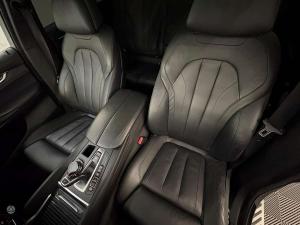 Black BMW X6 2015 in Marijampole, with an engine capacity of 2.99 L and mileage of 175 thousand km for 23450 €, photo 18 on AUTOMOTO.COM.LV