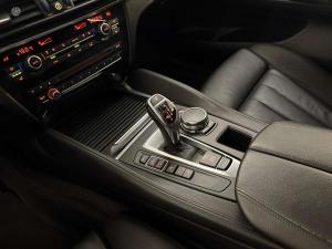 Black BMW X6 2015 in Marijampole, with an engine capacity of 2.99 L and mileage of 175 thousand km for 23450 €, photo 23 on AUTOMOTO.COM.LV