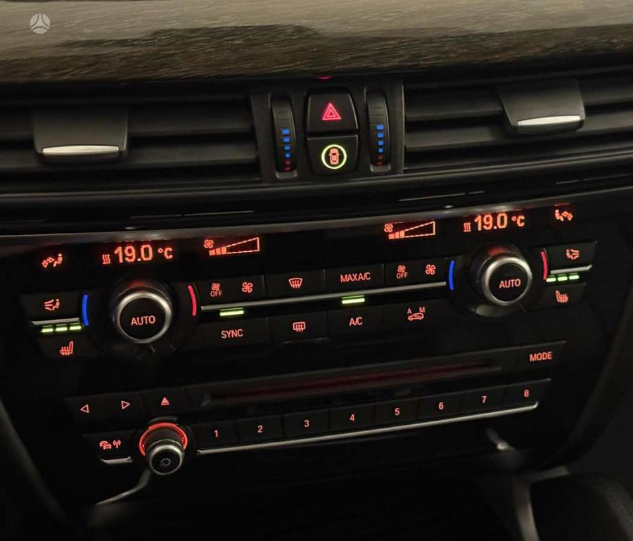Black BMW X6 2015 in Marijampole, with an engine capacity of 2.99 L and mileage of 175 thousand km for 23450 €, photo 28 on AUTOMOTO.COM.LV