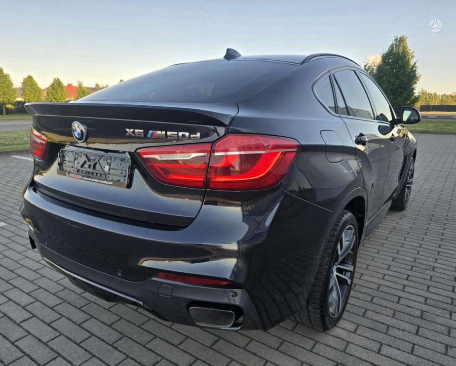 Black BMW X6 2015 in Panevezys, with an engine capacity of 2.99 L and mileage of 313 thousand km for 22999 €, photo 7 on AUTOMOTO.COM.LV