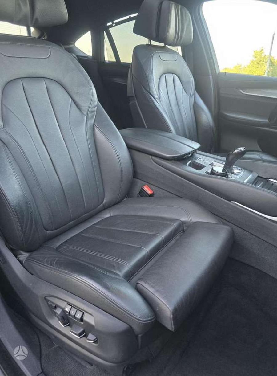 Black BMW X6 2015 in Panevezys, with an engine capacity of 2.99 L and mileage of 313 thousand km for 22999 €, photo 15 on AUTOMOTO.COM.LV