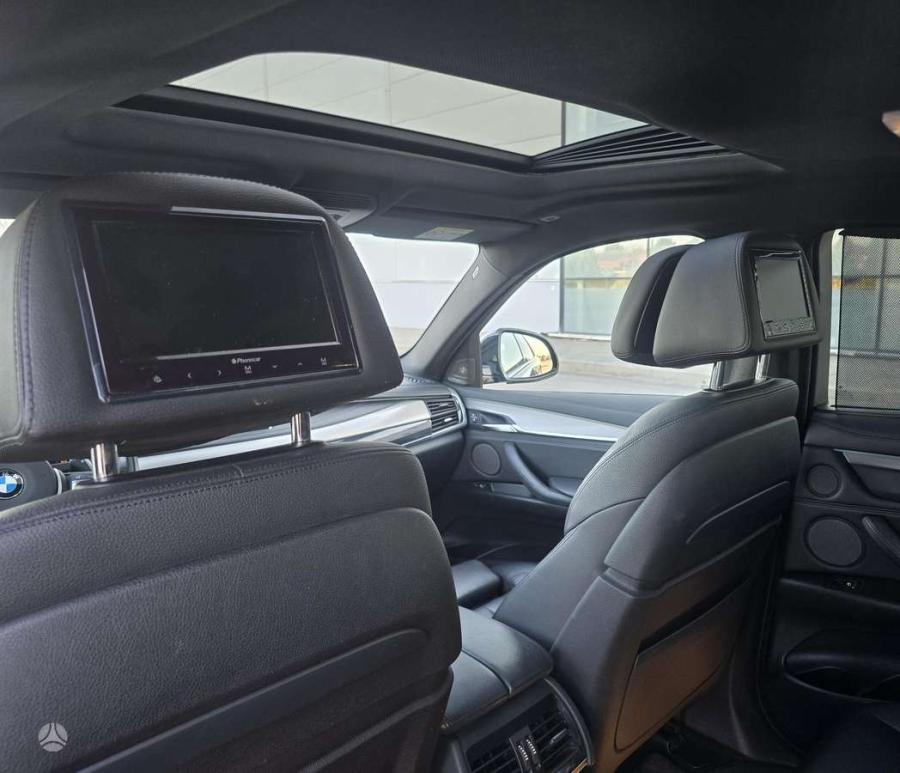 Black BMW X6 2015 in Panevezys, with an engine capacity of 2.99 L and mileage of 313 thousand km for 22999 €, photo 21 on AUTOMOTO.COM.LV