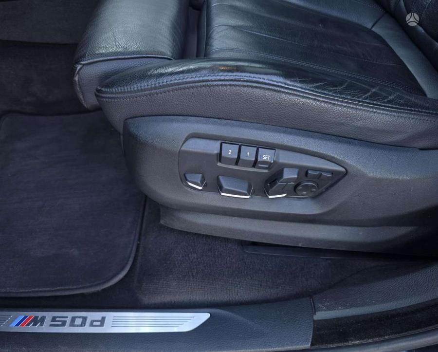 Black BMW X6 2015 in Panevezys, with an engine capacity of 2.99 L and mileage of 313 thousand km for 22999 €, photo 24 on AUTOMOTO.COM.LV