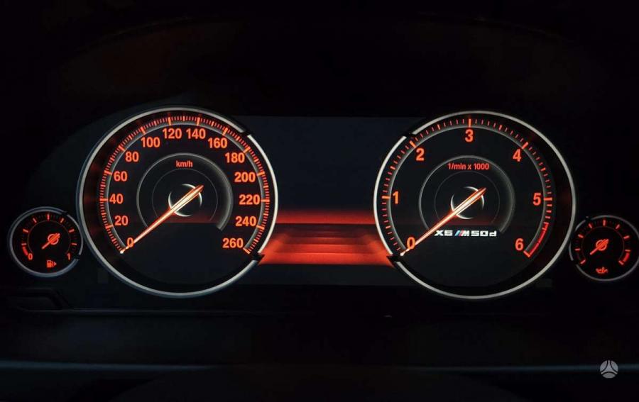 Black BMW X6 2015 in Panevezys, with an engine capacity of 2.99 L and mileage of 313 thousand km for 22999 €, photo 31 on AUTOMOTO.COM.LV