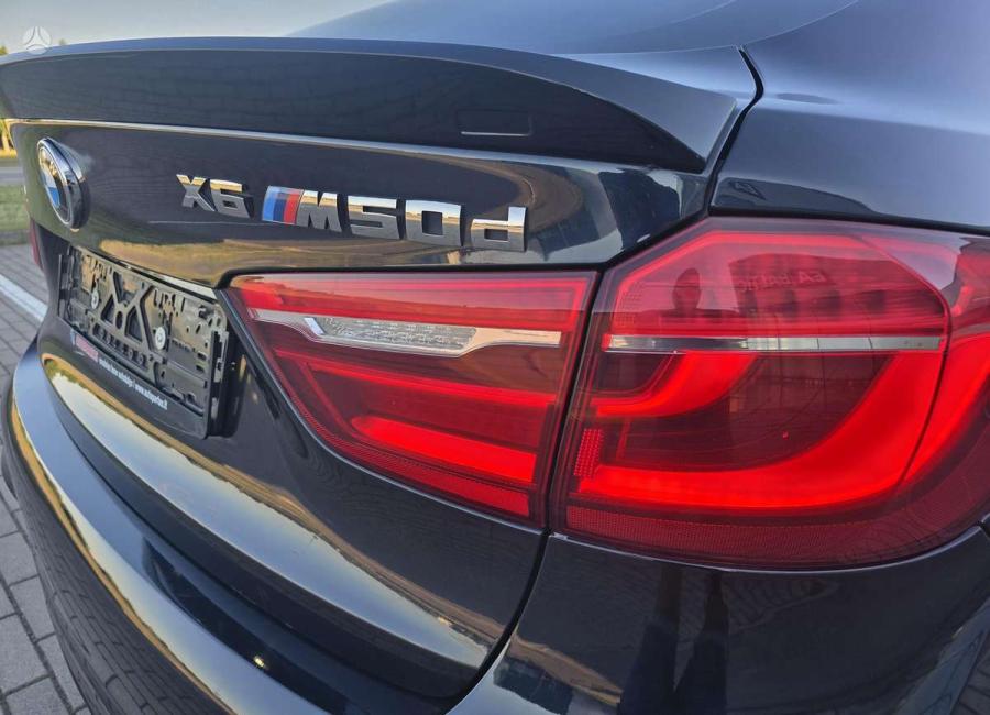 Black BMW X6 2015 in Panevezys, with an engine capacity of 2.99 L and mileage of 313 thousand km for 22999 €, photo 47 on AUTOMOTO.COM.LV