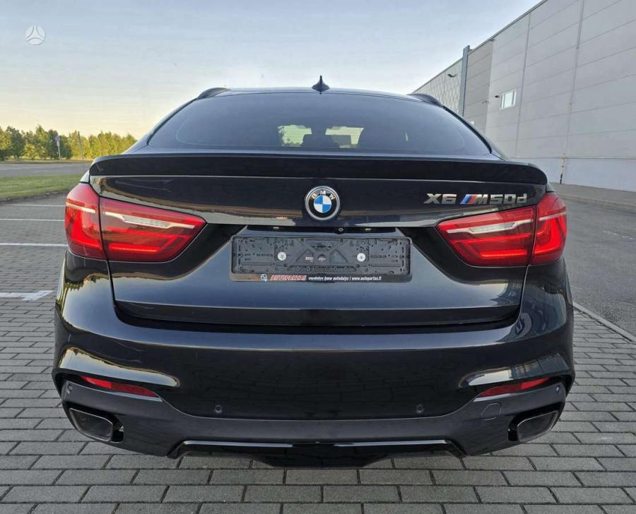 Black BMW X6 2015 in Panevezys, with an engine capacity of 2.99 L and mileage of 313 thousand km for 20499 €, photo 6 on AUTOMOTO.COM.LV