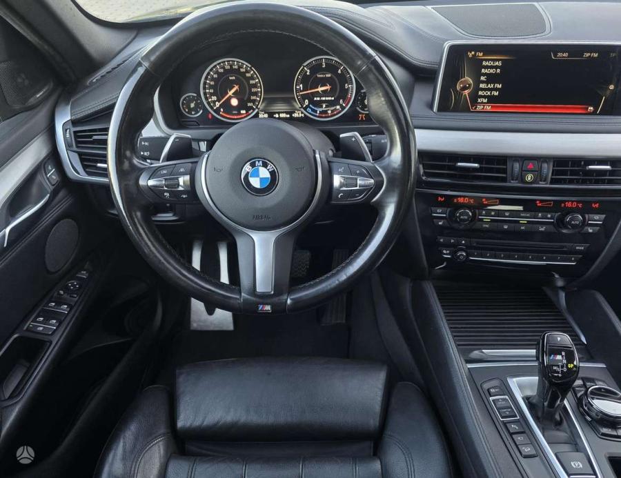 Black BMW X6 2015 in Panevezys, with an engine capacity of 2.99 L and mileage of 313 thousand km for 20499 €, photo 26 on AUTOMOTO.COM.LV
