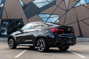Black BMW X6 2015 in Siauliai, with an engine capacity of 2.99 L and mileage of 252 thousand km for 23500 €, photo 3 on AUTOMOTO.COM.LV