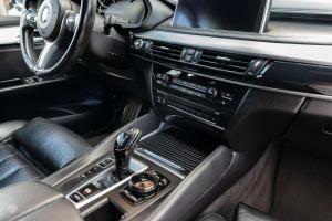 Black BMW X6 2015 in Siauliai, with an engine capacity of 2.99 L and mileage of 252 thousand km for 23500 €, photo 27 on AUTOMOTO.COM.LV