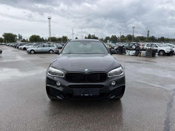 BMW X6 2015 in Marijampole on AUTOMOTO.COM.LV Black BMW X6 2015 in Marijampole, with an engine capacity of 2.99 L and mileage of 180 thousand km for 25500 €, photo 5 on AUTOMOTO.COM.LV