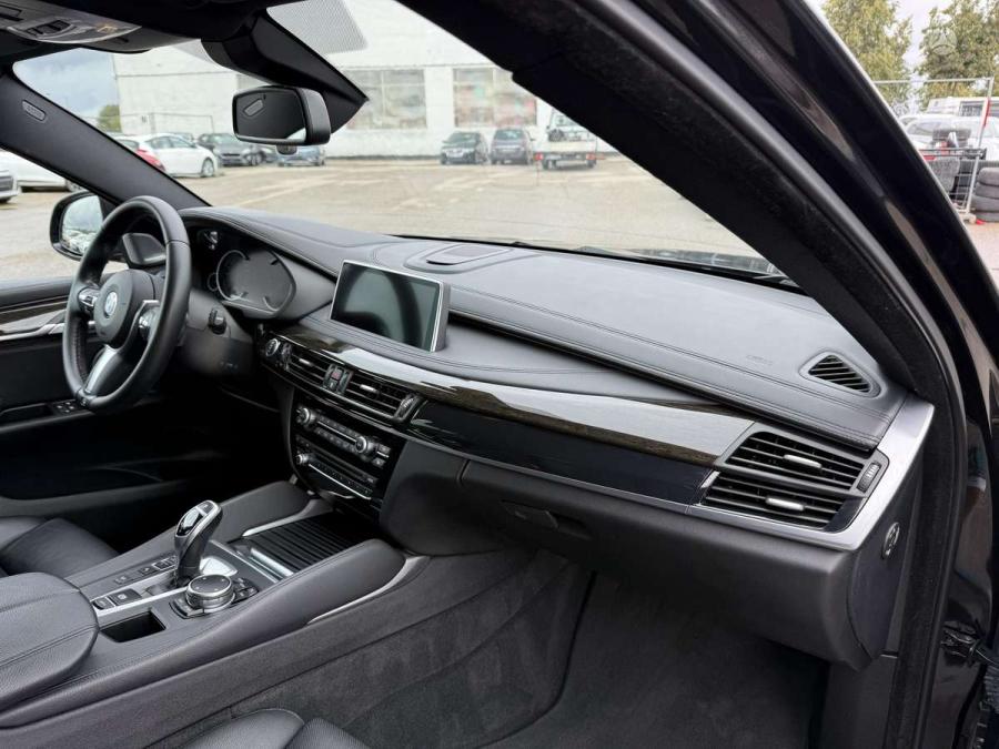Black BMW X6 2015 in Marijampole, with an engine capacity of 2.99 L and mileage of 180 thousand km for 25500 €, photo 17 on AUTOMOTO.COM.LV