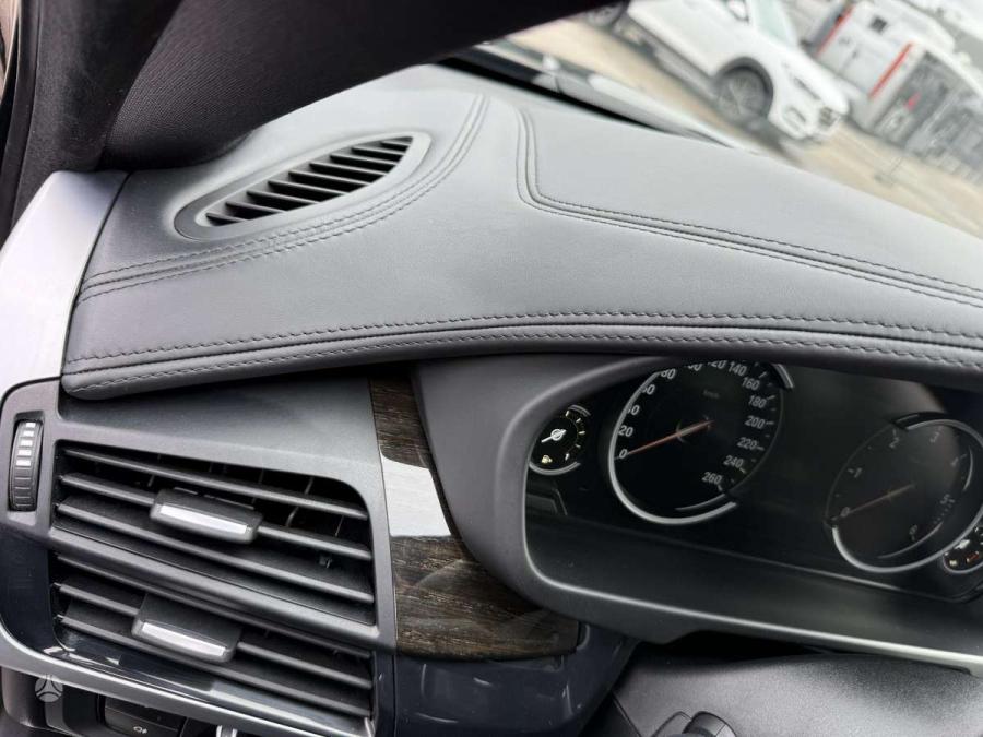 Black BMW X6 2015 in Marijampole, with an engine capacity of 2.99 L and mileage of 180 thousand km for 25500 €, photo 18 on AUTOMOTO.COM.LV