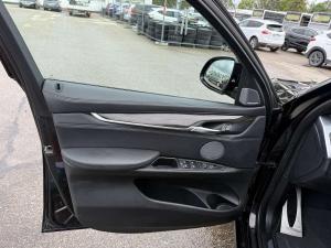 Black BMW X6 2015 in Marijampole, with an engine capacity of 2.99 L and mileage of 180 thousand km for 25500 €, photo 19 on AUTOMOTO.COM.LV