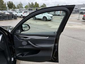 Black BMW X6 2015 in Marijampole, with an engine capacity of 2.99 L and mileage of 180 thousand km for 25500 €, photo 21 on AUTOMOTO.COM.LV