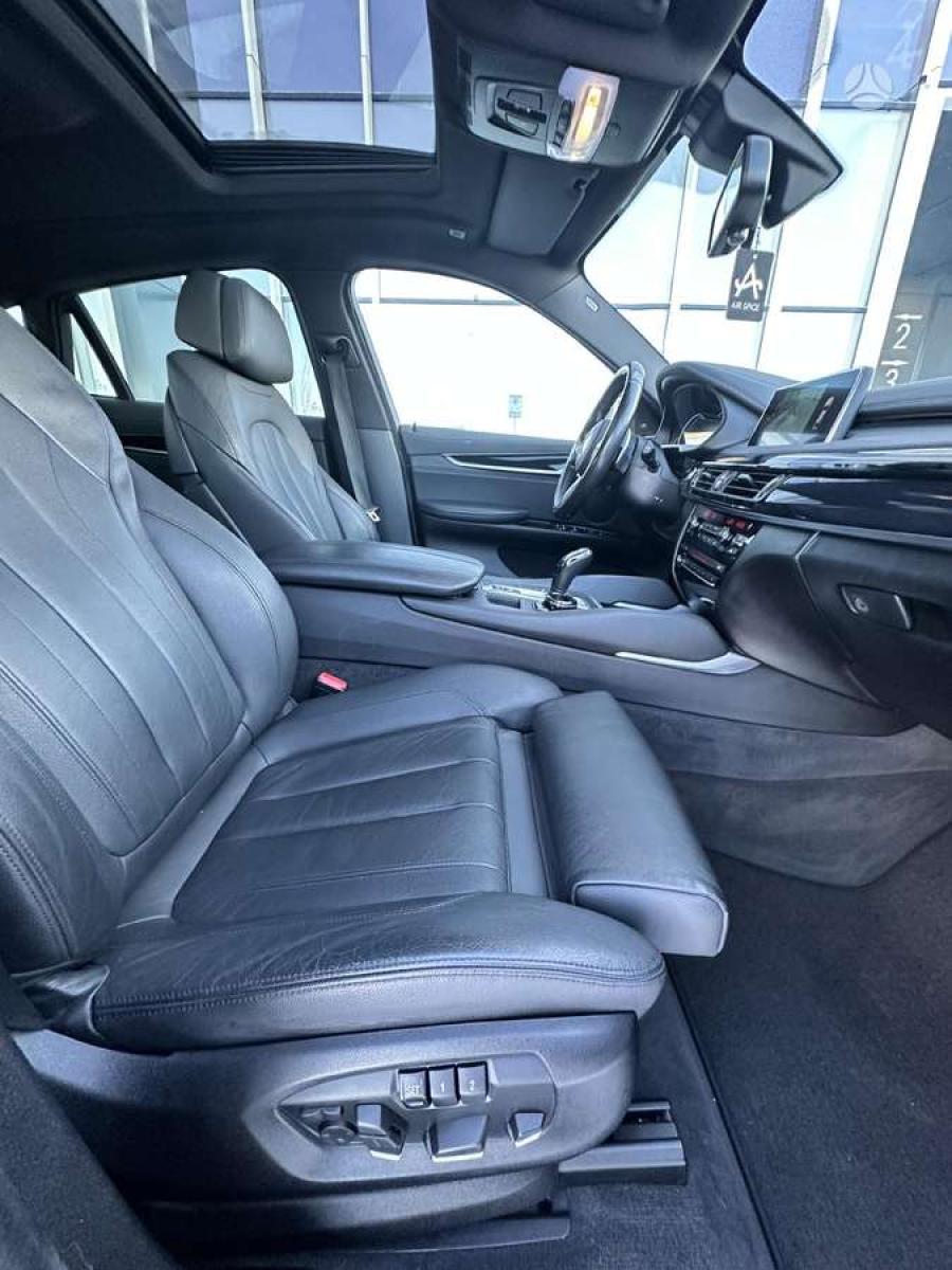 Black BMW X6 2016 in Vilnius, with an engine capacity of 2.99 L and mileage of 260 thousand km for 24700 €, photo 18 on AUTOMOTO.COM.LV