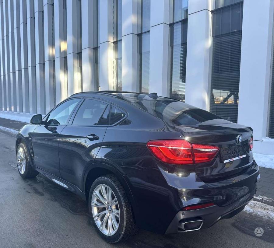 Black BMW X6 2016 in Vilnius, with an engine capacity of 2.99 L and mileage of 261 thousand km for 23999 €, photo 5 on AUTOMOTO.COM.LV