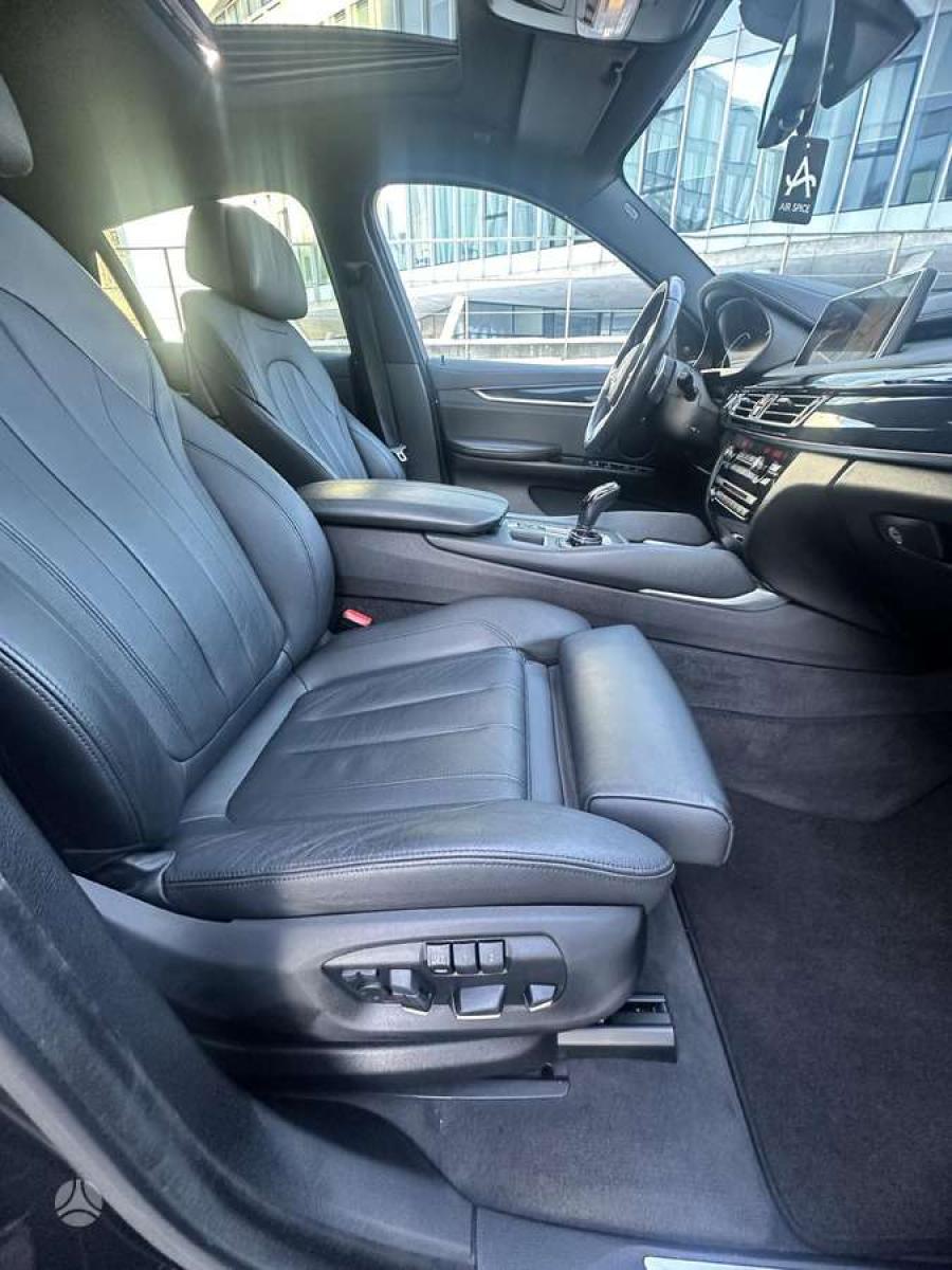 Black BMW X6 2016 in Vilnius, with an engine capacity of 2.99 L and mileage of 261 thousand km for 23999 €, photo 32 on AUTOMOTO.COM.LV