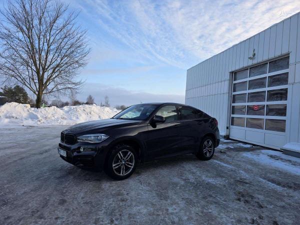 Black BMW X6 2016 in Kretinga, with an engine capacity of 2.99 L and mileage of 265 thousand km for 22800 €, photo 10 on AUTOMOTO.COM.LV