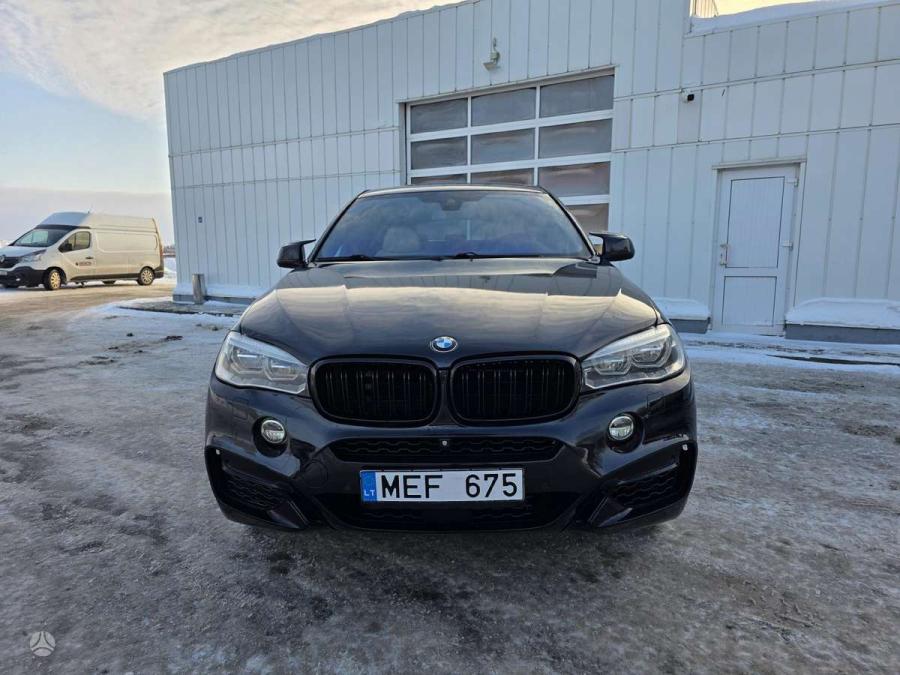 Black BMW X6 2016 in Kretinga, with an engine capacity of 2.99 L and mileage of 269 thousand km for 22800 €, photo 2 on AUTOMOTO.COM.LV