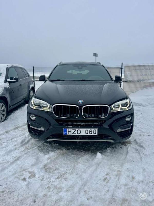 Black BMW X6 2016 in Kaunas, with an engine capacity of 2.99 L and mileage of 190 thousand km for 23200 €, photo 3 on AUTOMOTO.COM.LV