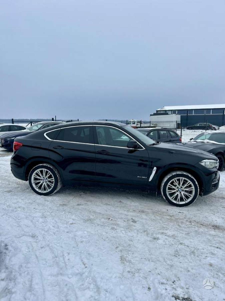 Black BMW X6 2016 in Kaunas, with an engine capacity of 2.99 L and mileage of 190 thousand km for 23200 €, photo 7 on AUTOMOTO.COM.LV