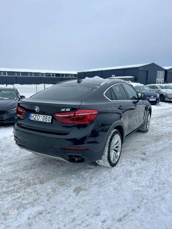 Black BMW X6 2016 in Kaunas, with an engine capacity of 2.99 L and mileage of 190 thousand km for 23200 €, photo 8 on AUTOMOTO.COM.LV