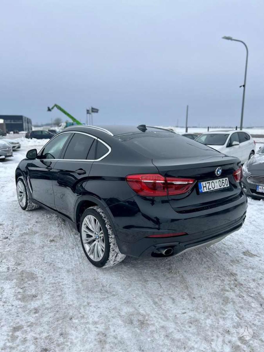 Black BMW X6 2016 in Kaunas, with an engine capacity of 2.99 L and mileage of 190 thousand km for 23200 €, photo 10 on AUTOMOTO.COM.LV