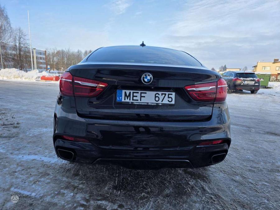 Black BMW X6 2016 in Kretinga, with an engine capacity of 2.99 L and mileage of 269 thousand km for 22700 €, photo 7 on AUTOMOTO.COM.LV