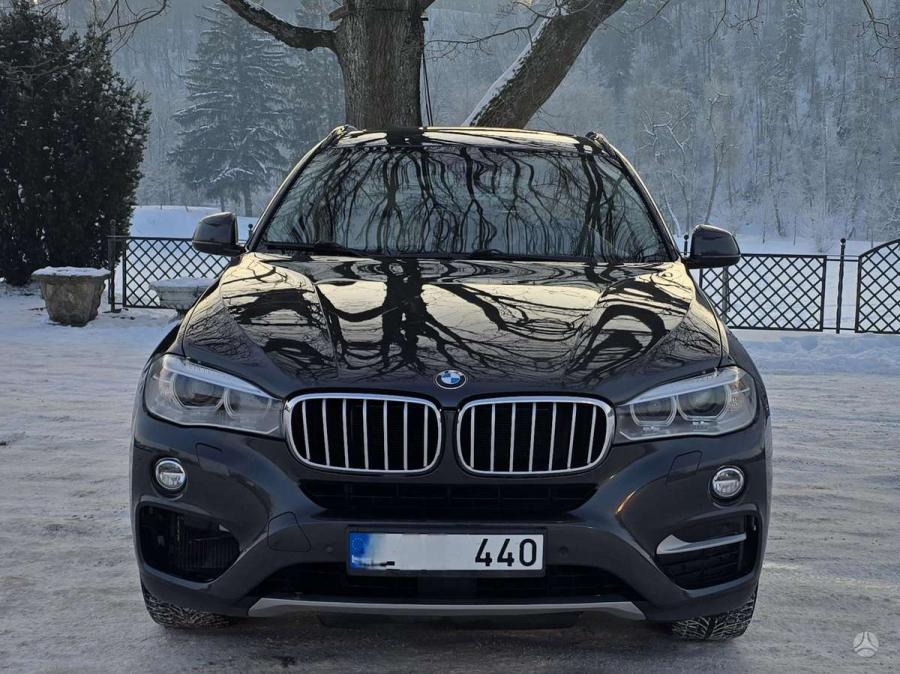 Melns BMW X6 2016 Viļņa, ar dzinēja tilpumu 4.40 L un nobraukumu 260 tūkst. km par 14900 €, foto 2 vietnē AUTOMOTO.COM.LV