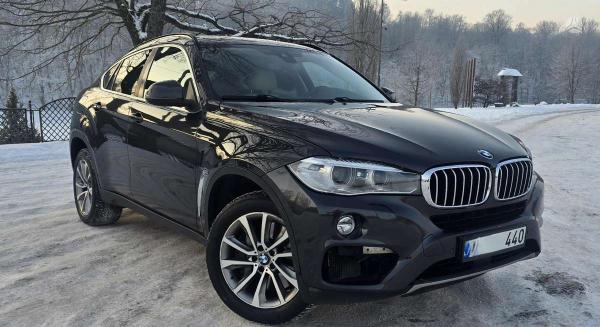 Black BMW X6 2016 in Vilnius, with an engine capacity of 4.40 L and mileage of 260 thousand km for 14900 €, photo 3 on AUTOMOTO.COM.LV