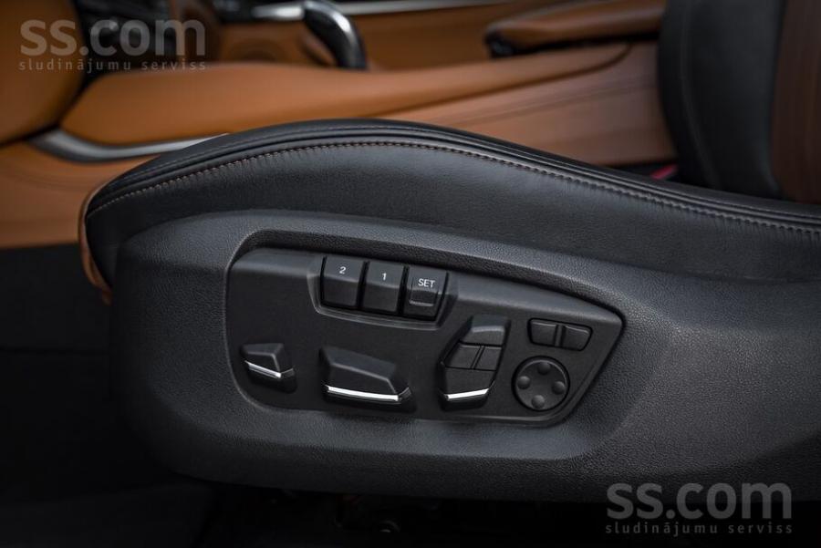 Black BMW X6 2016 in Riga, with an engine capacity of 3.00 L and mileage of 192 thousand km for 20990 €, photo 12 on AUTOMOTO.COM.LV