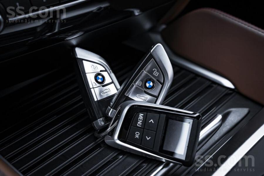 Black BMW X6 2016 in Riga, with an engine capacity of 3.00 L and mileage of 192 thousand km for 20990 €, photo 29 on AUTOMOTO.COM.LV