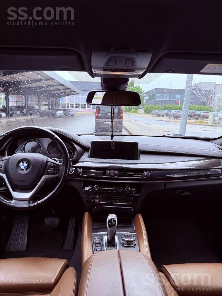 Black BMW X6 2016 in Riga, with an engine capacity of 3.00 L and mileage of 146 thousand km for 22000 €, photo 6 on AUTOMOTO.COM.LV