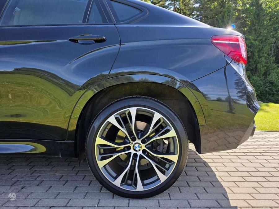 Black BMW X6 2016 in Telschi, with an engine capacity of 2.99 L and mileage of 260 thousand km for 24500 €, photo 28 on AUTOMOTO.COM.LV