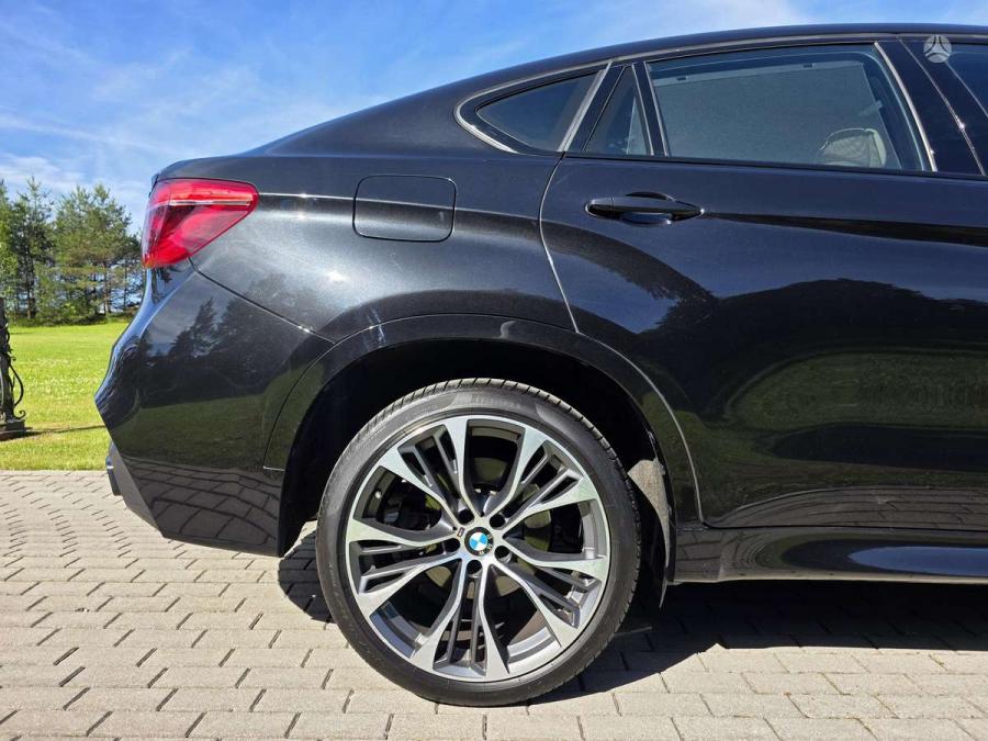 Black BMW X6 2016 in Telschi, with an engine capacity of 2.99 L and mileage of 260 thousand km for 24500 €, photo 29 on AUTOMOTO.COM.LV