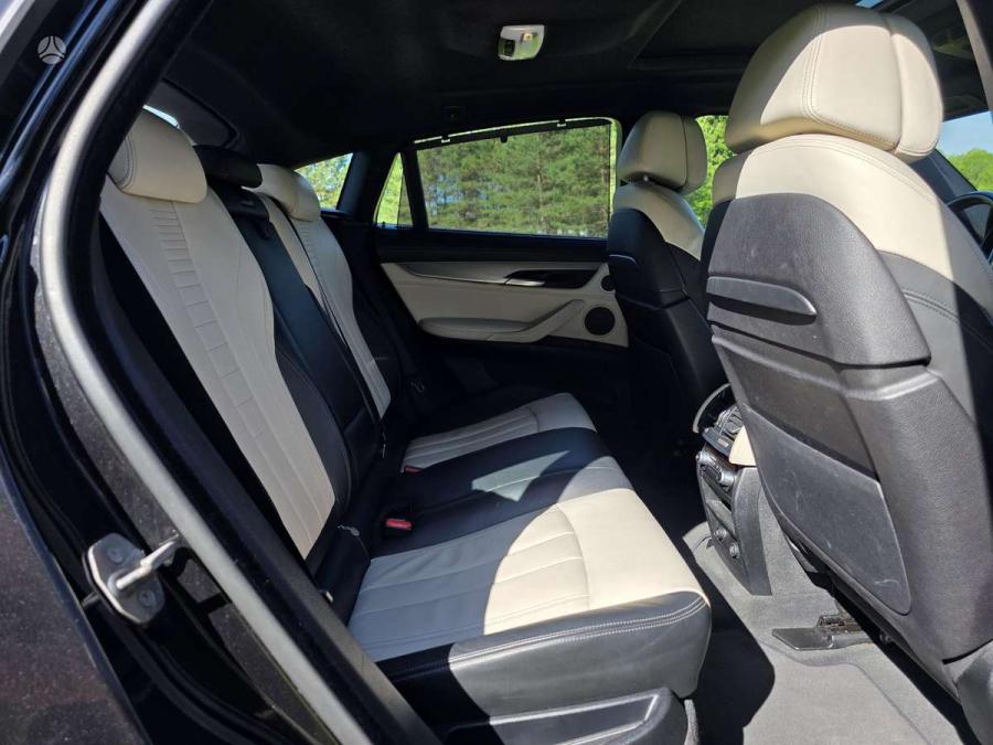Black BMW X6 2016 in Telschi, with an engine capacity of 2.99 L and mileage of 260 thousand km for 24500 €, photo 37 on AUTOMOTO.COM.LV